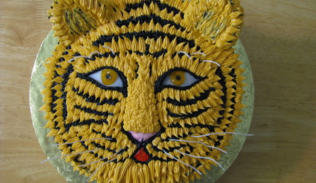 White Tiger Front View - CakeCentral.com
