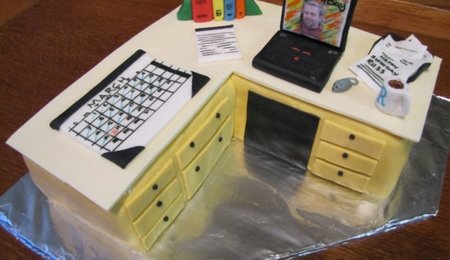 Laptop Cake - CakeCentral.com