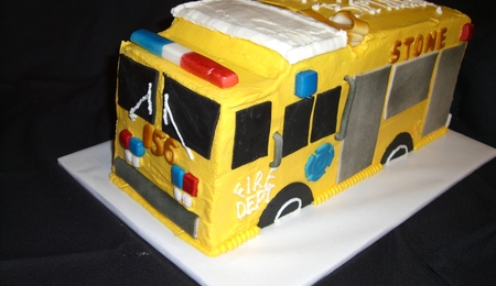 Custom Peterbilt Truck - CakeCentral.com