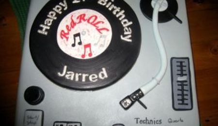 Dj Deck - CakeCentral.com
