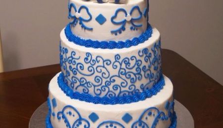 Royal Icing Scrolls - CakeCentral.com