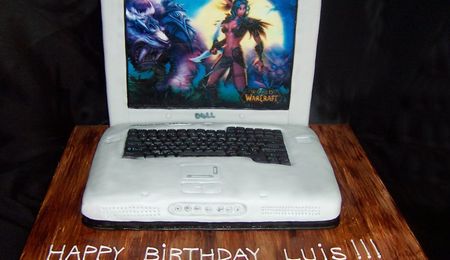 Laptop Computer Cake - CakeCentral.com