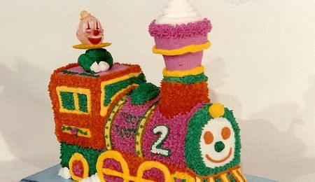 Lovely Steam Engine Cake - CakeCentral.com