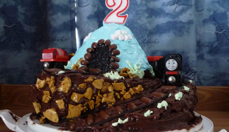 Train Track Cake - CakeCentral.com