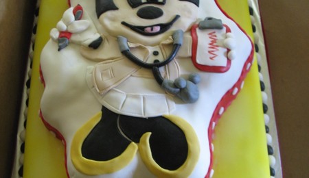 Minnie Mouse Sheet Cake - CakeCentral.com