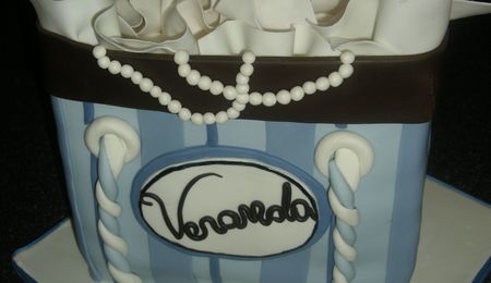 Dillard's Service Award Cake - CakeCentral.com