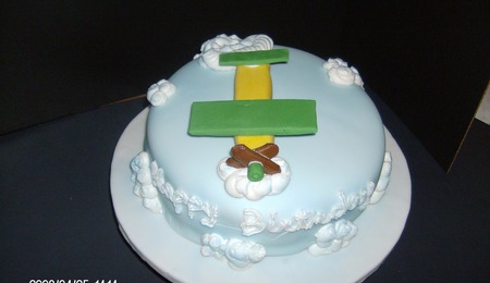 Fedex Airplane - CakeCentral.com