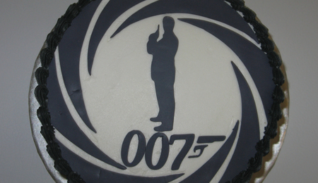 James Bond 007 Cake - CakeCentral.com