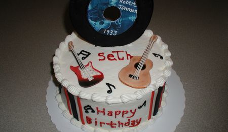 Vinyl Record Cake - CakeCentral.com