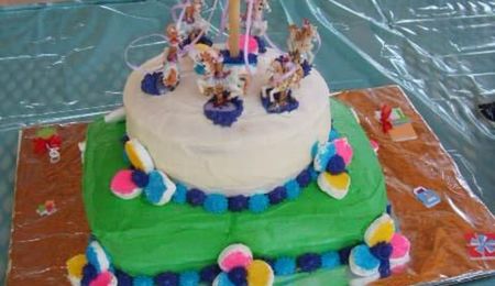 Christmas Carousel Cake - CakeCentral.com