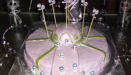 Alien Chestburster Cake - CakeCentral.com