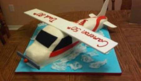 Cessna Airplane With A Motor For The Turning Propeller - CakeCentral.com