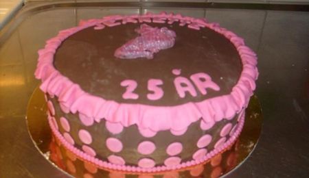 Bodybuilder Cake - CakeCentral.com