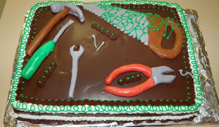 Shed And Tools - CakeCentral.com