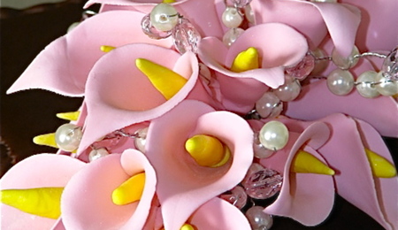 Calla Lily Cake With Fondant Ribbon - CakeCentral.com