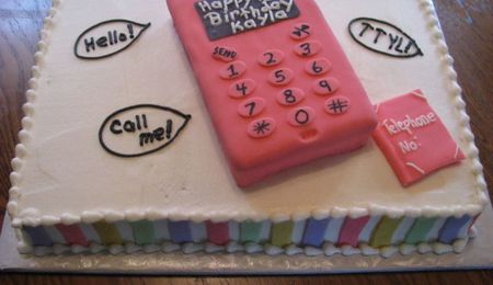 Cell Phone Cake - CakeCentral.com