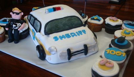 Police Car Cake - CakeCentral.com