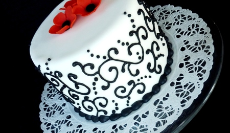 Royal Icing Scrollwork - CakeCentral.com