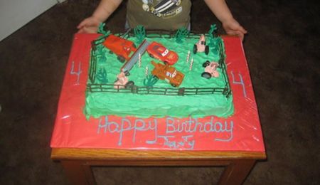 Disney Pixar Cars - CakeCentral.com