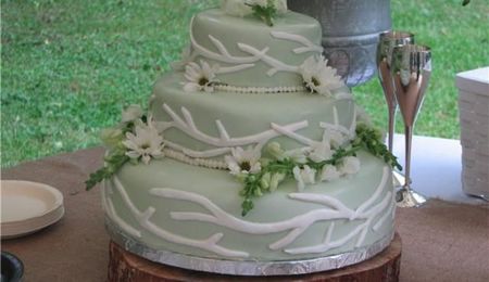 Green Leaf Cake - CakeCentral.com