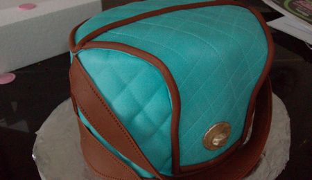 Purse Cake Template - CakeCentral.com