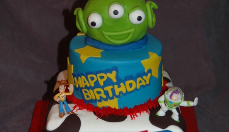 Alien Chestburster Cake - CakeCentral.com