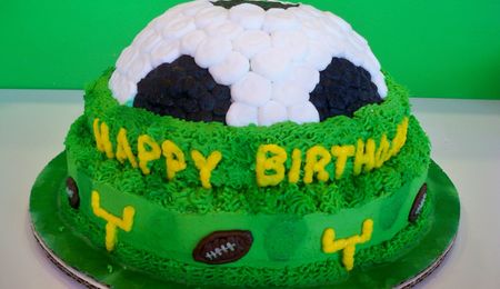 Hand Modelled Football (Soccer) Players - CakeCentral.com