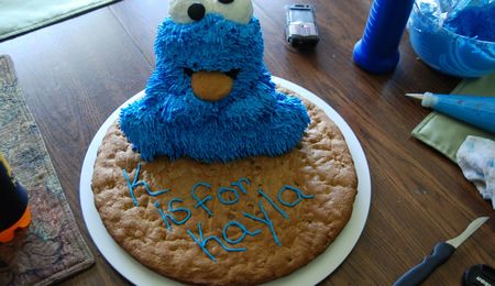 Cookie Monster Cake - CakeCentral.com