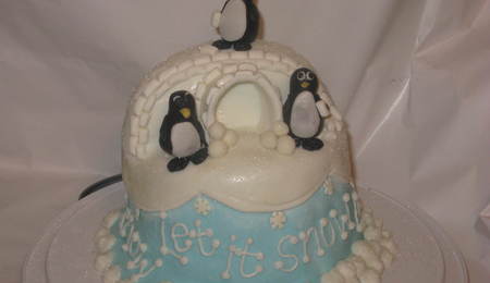 Penguin Winter Scene - CakeCentral.com