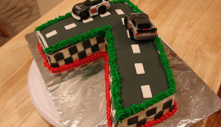 Chasin' The Dream Drag Strip Racing - CakeCentral.com