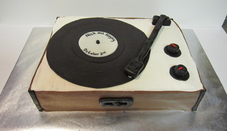 Record Player - CakeCentral.com
