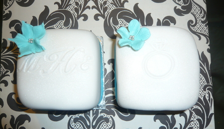 Pink White Mini Cakes - CakeCentral.com