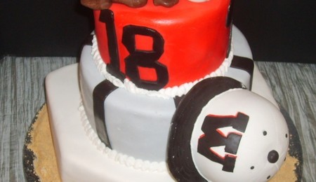 Baseball_Grad_1123X717.jpg - CakeCentral.com