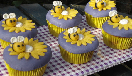 We'll Bee Missing You! - CakeCentral.com