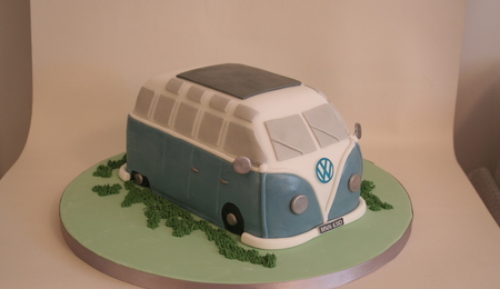Speed Boat Birthday Cake - CakeCentral.com
