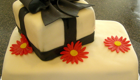 Elegant Black And White Stencil - CakeCentral.com