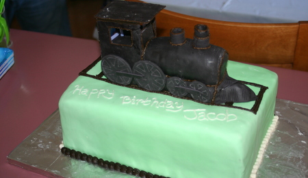 London Underground 'tube Train' Cake - CakeCentral.com