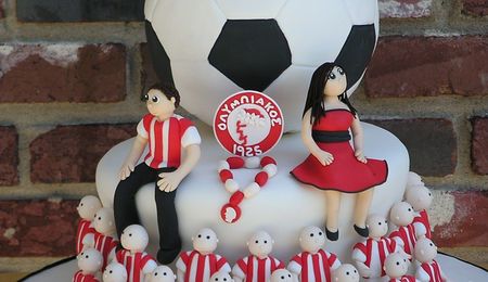 Graduation Cake - CakeCentral.com