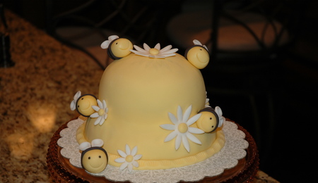 Bumble Bee Birthday Cake - CakeCentral.com
