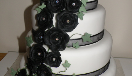 Black & White Wedding Cake - CakeCentral.com