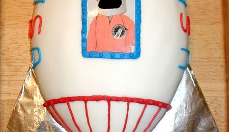 Space Cake... - CakeCentral.com