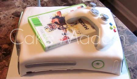Xbox 360 Cake And Cupcakes - CakeCentral.com