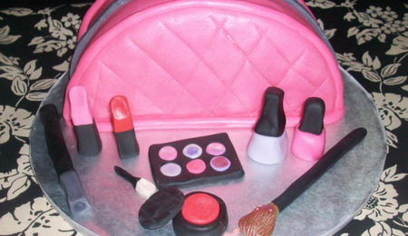 Make Up Bag Cake - CakeCentral.com