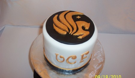 Raiders Shield - CakeCentral.com