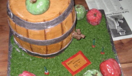 Apple Computer Logo - CakeCentral.com