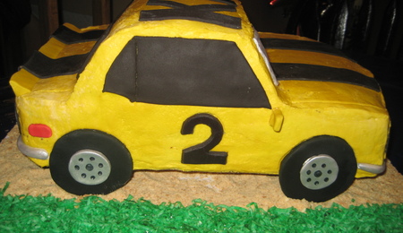 Racecars Circuit Cake - CakeCentral.com
