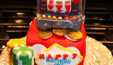 Slot Machine - CakeCentral.com
