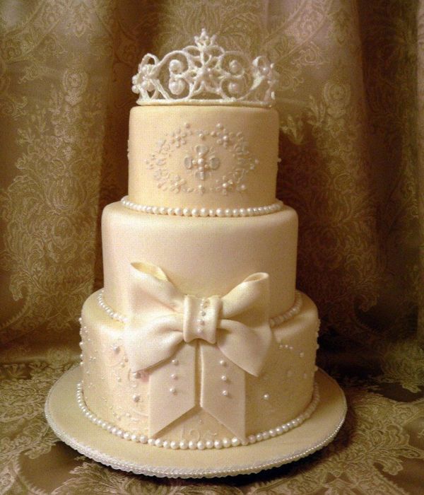 Top Cakes with Tiaras - CakeCentral.com