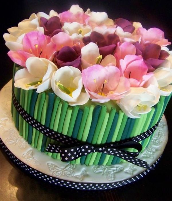Fresh Spring Cakes with Tulips - CakeCentral.com