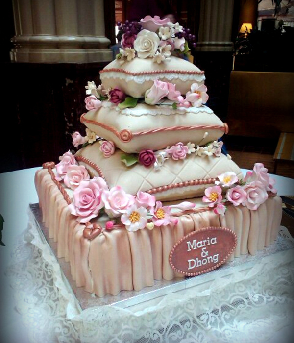 Top Pillow Cakes - CakeCentral.com